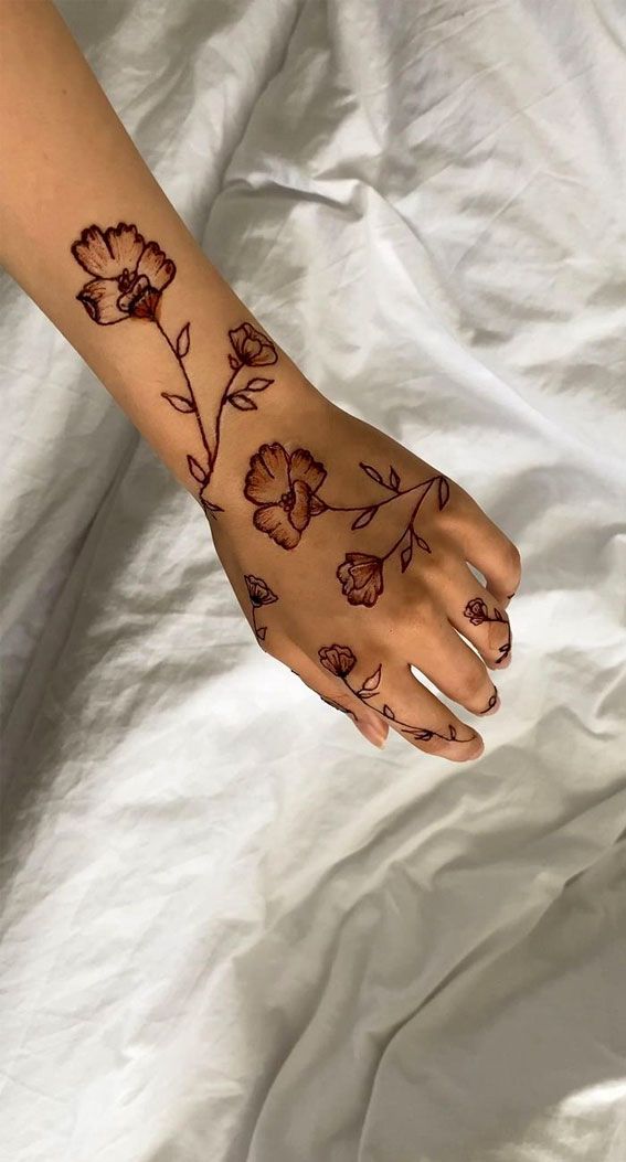 Best 10 Simple Floral Mehendi Designs - WeddingVyapar