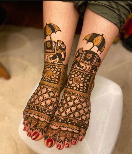 9 Easy Leg Mehendi Designs - WeddingVyapar